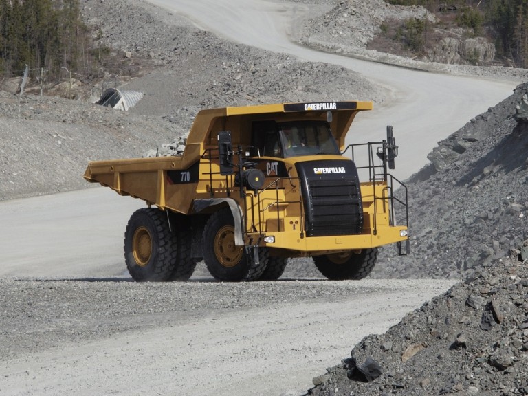 Карьерный самосвал Caterpillar 770/772 (II): характеристики
